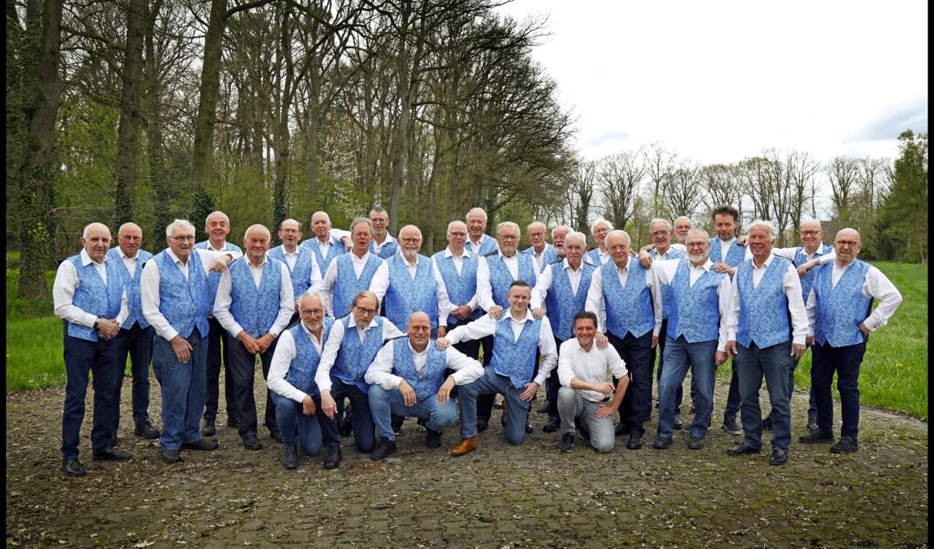 Twee mannenkoren in de tuin | Muziek - AchterhoekNieuws.nl Twee mannenkoren in de tuin | Muziek - AchterhoekNieuws.nl