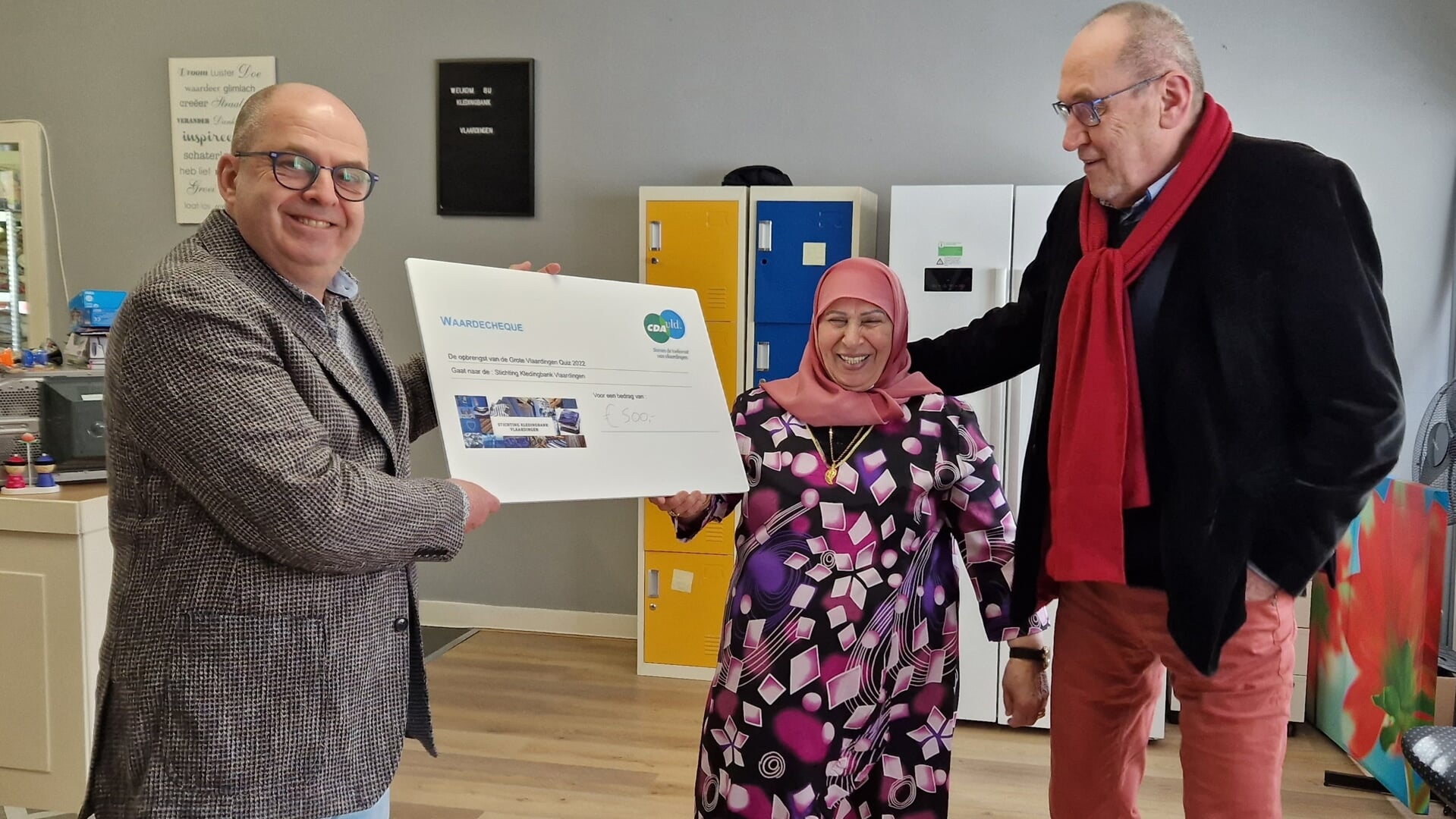 T Van 500 Euro Voor Kledingbank Al Het Nieuws Uit Vlaardingen