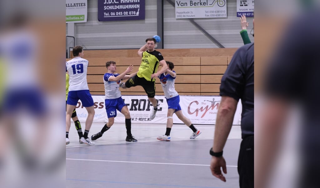 Geen lastige avond voor The Dome/Handbal Houten thuis tegen Bevo 2 ... Geen lastige avond voor The Dome/Handbal Houten thuis tegen Bevo 2 ...